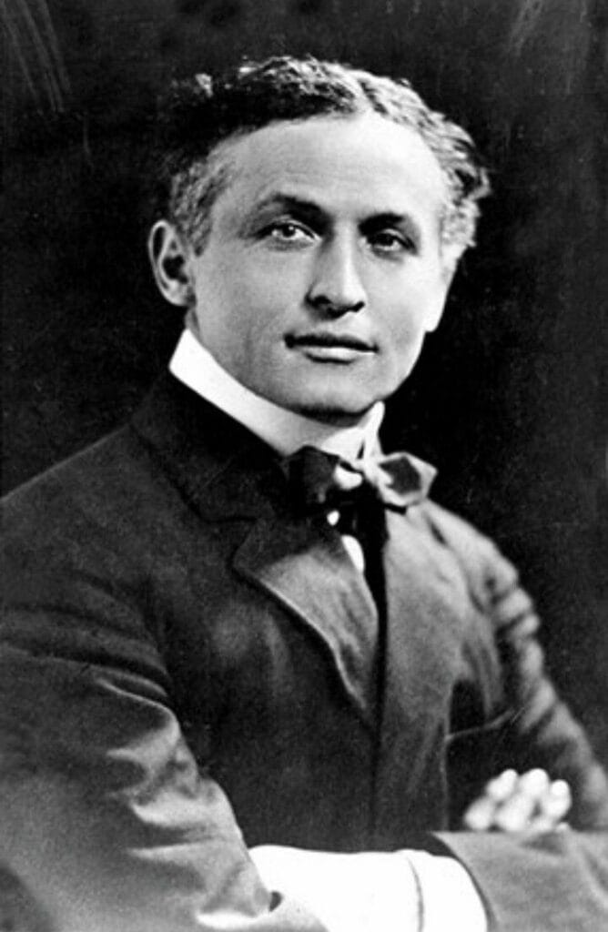 Ehrich Weiss to Harry Houdini: The Making of a Legend