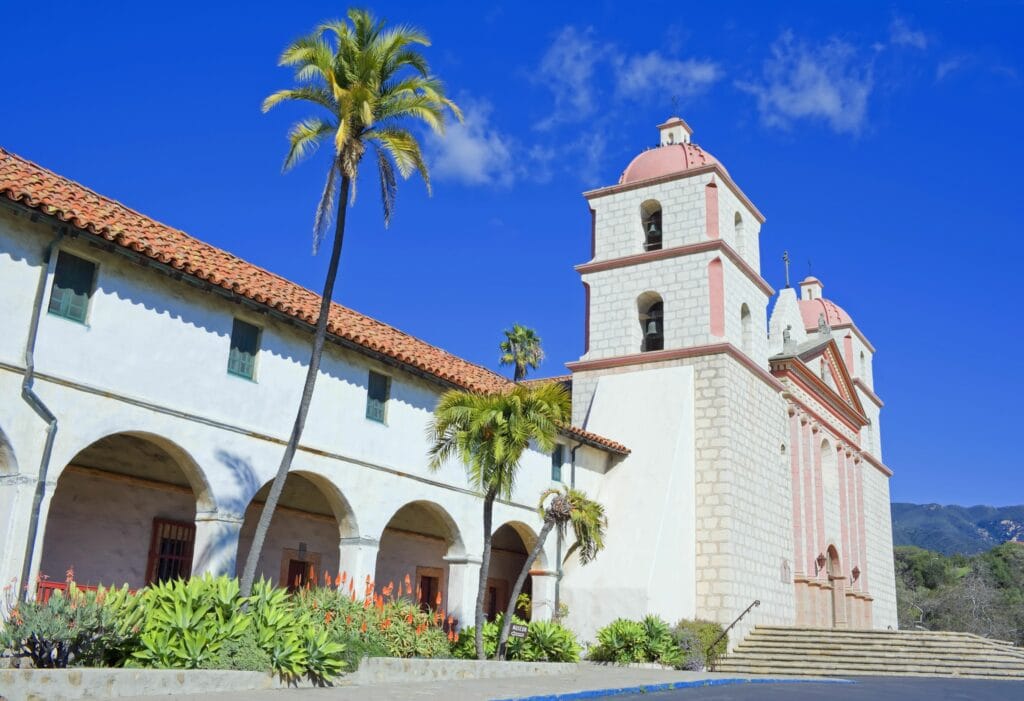 California Missions: An Explorer's Guide to History, Architecture, and ...