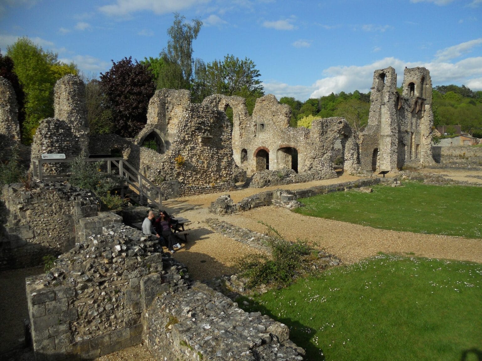 Wolvesey Castle: Exploring the Ruins of Winchester's Medieval Bishop's ...