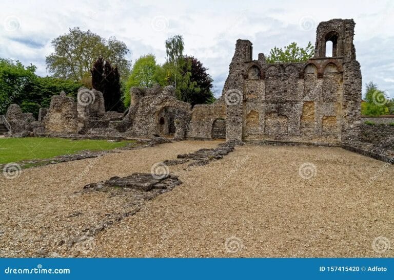 Wolvesey Castle: Exploring the Ruins of Winchester's Old Bishop's Palace