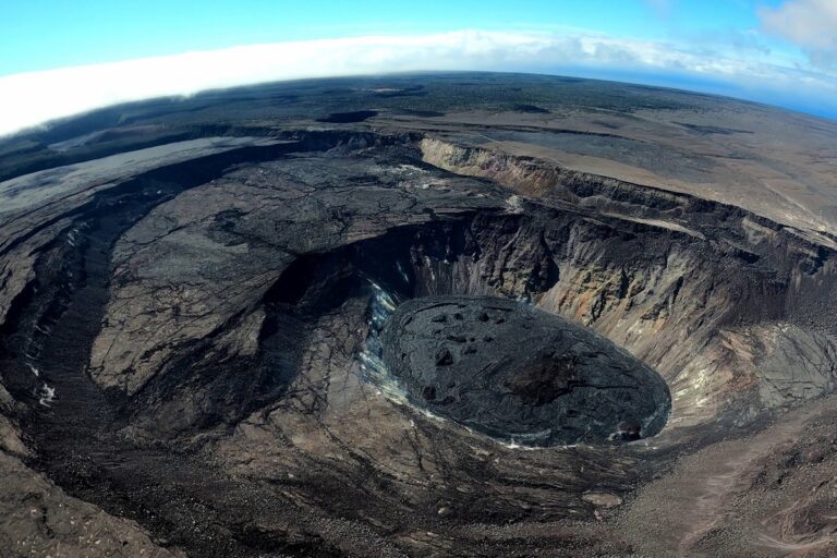 Caldera vs. Crater: Unveiling the Dramatic Differences Between Volcanic ...