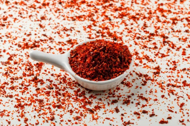 Kashmiri Chili Powder Substitutes: Heat, Flavor, and Color Matches