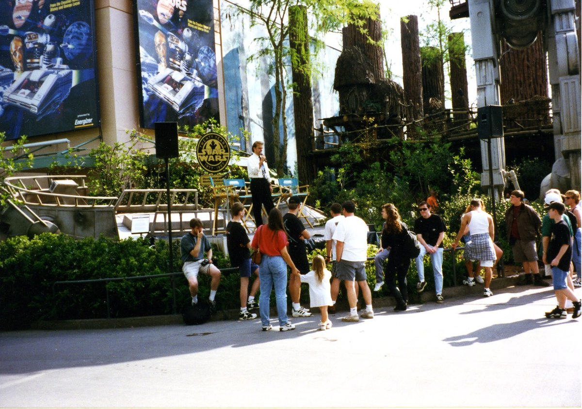 Notable Events in 1997 Shaped a Year of Global Transformation